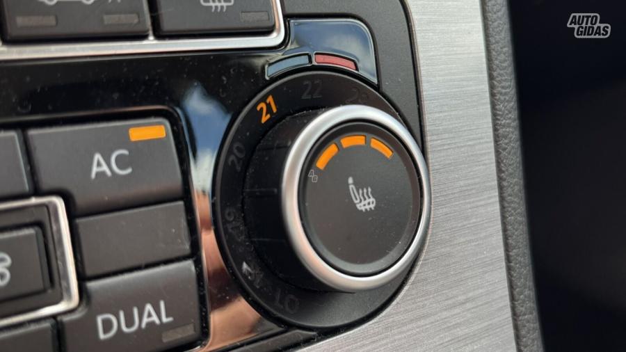 Pelēks Volkswagen Passat 2011 Marijampole, ar dzinēja tilpumu 2.00 L un nobraukumu 226 tūkst. km par 3490 €, foto 22 vietnē AUTOMOTO.COM.LV