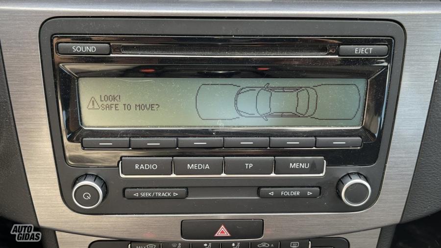 Pelēks Volkswagen Passat 2011 Marijampole, ar dzinēja tilpumu 2.00 L un nobraukumu 226 tūkst. km par 3490 €, foto 23 vietnē AUTOMOTO.COM.LV