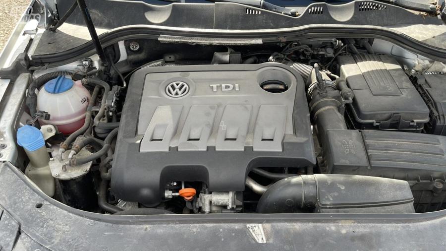 Pelēks Volkswagen Passat 2011 Marijampole, ar dzinēja tilpumu 2.00 L un nobraukumu 226 tūkst. km par 3490 €, foto 25 vietnē AUTOMOTO.COM.LV