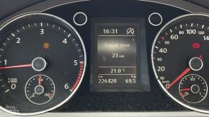 Pelēks Volkswagen Passat 2011 Marijampole, ar dzinēja tilpumu 2.00 L un nobraukumu 226 tūkst. km par 3490 €, foto 30 vietnē AUTOMOTO.COM.LV