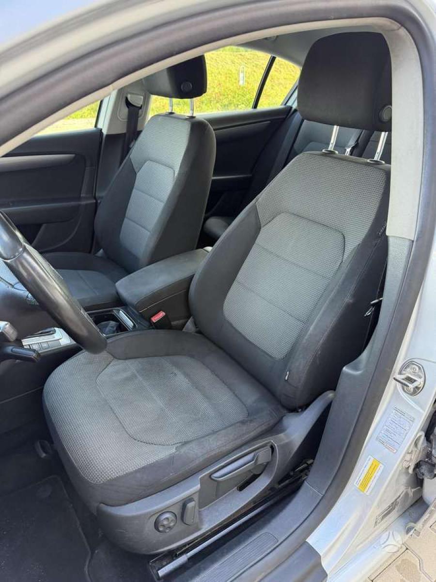 Grey Volkswagen Passat 2011 in Vilnius, with an engine capacity of 1.97 L and mileage of 260 thousand km for 4350 €, photo 10 on AUTOMOTO.COM.LV