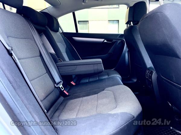 Grey Volkswagen Passat 2011 in Tartu, with an engine capacity of 1.80 L and mileage of 271 thousand km for 3399 €, photo 7 on AUTOMOTO.COM.LV