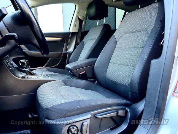 Grey Volkswagen Passat 2011 in Tartu, with an engine capacity of 1.80 L and mileage of 271 thousand km for 3399 €, photo 10 on AUTOMOTO.COM.LV