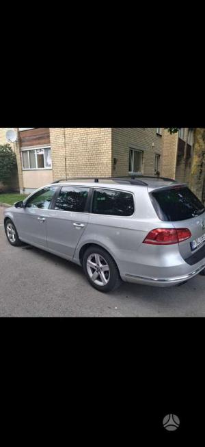 Pelēks Volkswagen Passat 2011 Panevēža, ar dzinēja tilpumu 1.97 L un nobraukumu 300 tūkst. km par 2950 €, foto 3 vietnē AUTOMOTO.COM.LV