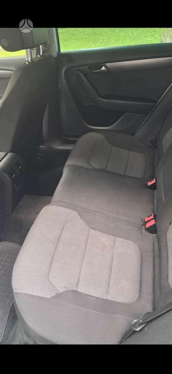Grey Volkswagen Passat 2011 in Panevezys, with an engine capacity of 1.97 L and mileage of 300 thousand km for 2950 €, photo 4 on AUTOMOTO.COM.LV