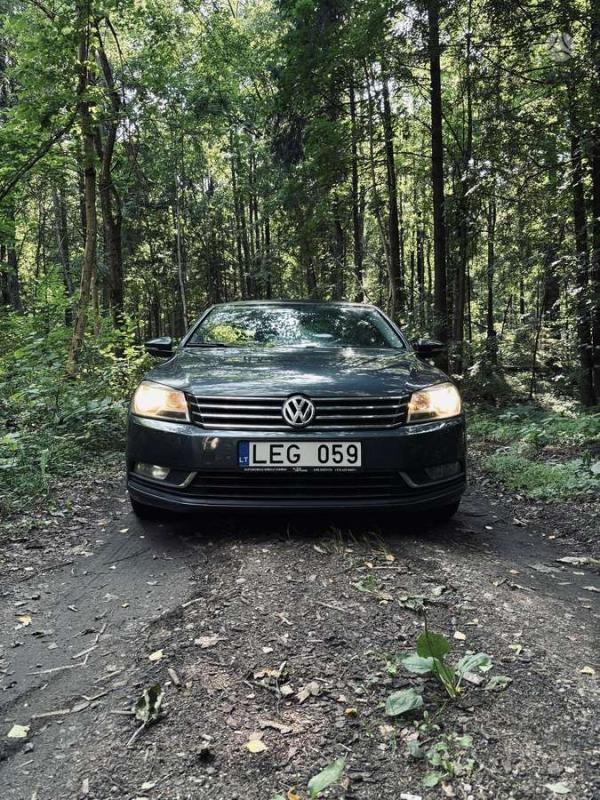 Pelēks Volkswagen Passat 2011 Viļņa, ar dzinēja tilpumu 1.60 L un nobraukumu 249 tūkst. km par 2850 €, foto 5 vietnē AUTOMOTO.COM.LV