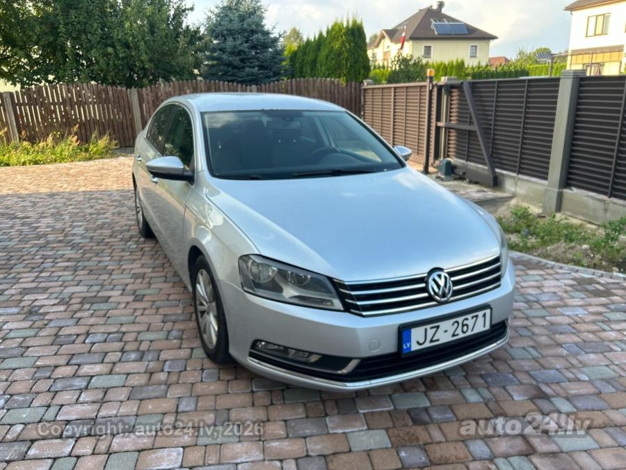 Grey Volkswagen Passat 2011 in Riga, with an engine capacity of 2.00 L and mileage of 284 thousand km for 3900 €, photo 1 on AUTOMOTO.COM.LV