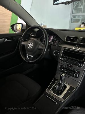 Grey Volkswagen Passat 2011 in Riga, with an engine capacity of 2.00 L and mileage of 284 thousand km for 3900 €, photo 7 on AUTOMOTO.COM.LV