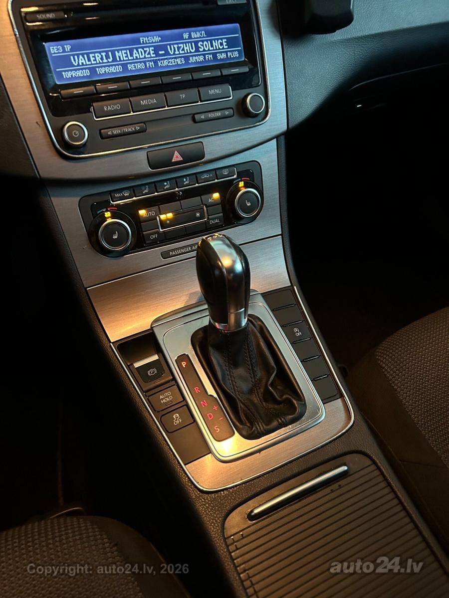 Grey Volkswagen Passat 2011 in Riga, with an engine capacity of 2.00 L and mileage of 284 thousand km for 3900 €, photo 8 on AUTOMOTO.COM.LV