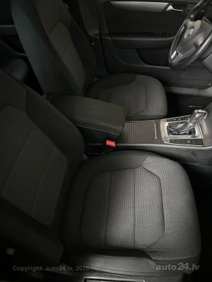 Grey Volkswagen Passat 2011 in Riga, with an engine capacity of 2.00 L and mileage of 284 thousand km for 3900 €, photo 9 on AUTOMOTO.COM.LV