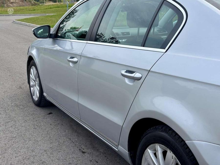 Pelēks Volkswagen Passat 2011 Viļņa, ar dzinēja tilpumu 1.97 L un nobraukumu 394 tūkst. km par 3700 €, foto 5 vietnē AUTOMOTO.COM.LV
