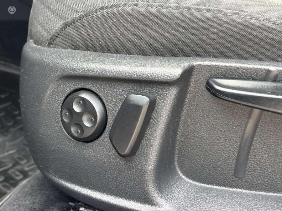 Pelēks Volkswagen Passat 2011 Viļņa, ar dzinēja tilpumu 1.97 L un nobraukumu 394 tūkst. km par 3700 €, foto 16 vietnē AUTOMOTO.COM.LV
