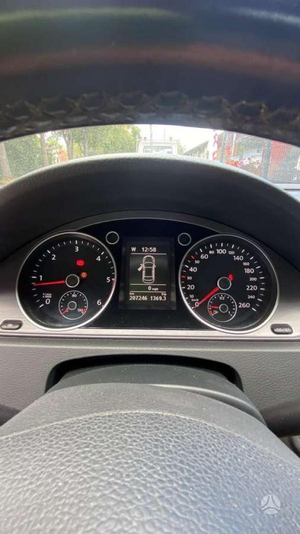 Grey Volkswagen Passat 2011 in Marijampole, with an engine capacity of 0.00 L and mileage of 207 thousand km for 4400 €, photo 5 on AUTOMOTO.COM.LV