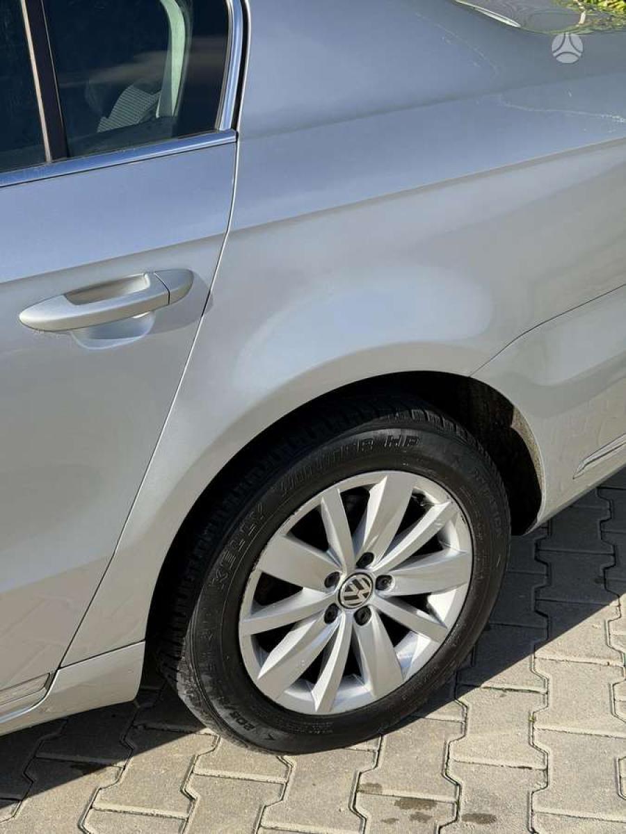 Pelēks Volkswagen Passat 2011 Viļņa, ar dzinēja tilpumu 1.97 L un nobraukumu 260 tūkst. km par 3950 €, foto 6 vietnē AUTOMOTO.COM.LV