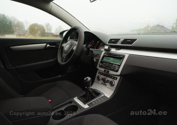 Grey Volkswagen Passat 2012 in Tartu, with an engine capacity of 1.80 L and mileage of 160 thousand km for 6199 €, photo 11 on AUTOMOTO.COM.LV