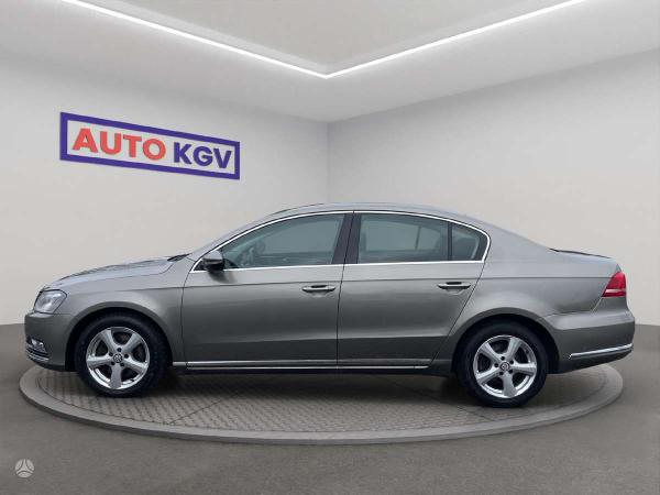 Grey Volkswagen Passat 2012 in Vilnius, with an engine capacity of 1.80 L and mileage of 195 thousand km for 6699 €, photo 2 on AUTOMOTO.COM.LV