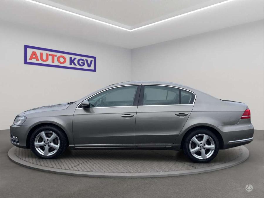 Pelēks Volkswagen Passat 2012 Viļņa, ar dzinēja tilpumu 1.80 L un nobraukumu 195 tūkst. km par 6699 €, foto 2 vietnē AUTOMOTO.COM.LV