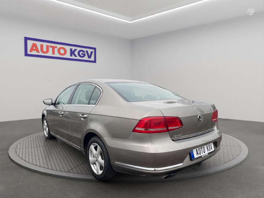 Pelēks Volkswagen Passat 2012 Viļņa, ar dzinēja tilpumu 1.80 L un nobraukumu 195 tūkst. km par 6699 €, foto 3 vietnē AUTOMOTO.COM.LV