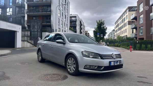Pelēks Volkswagen Passat 2012 Viļņa, ar dzinēja tilpumu 1.97 L un nobraukumu 210 tūkst. km par 4250 €, foto 2 vietnē AUTOMOTO.COM.LV