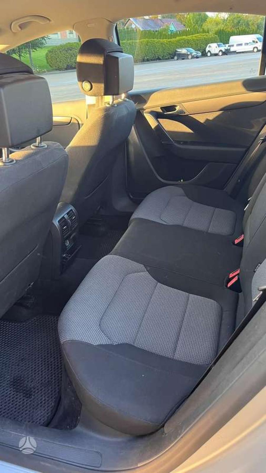 Pelēks Volkswagen Passat 2012 Viļņa, ar dzinēja tilpumu 1.97 L un nobraukumu 210 tūkst. km par 4250 €, foto 8 vietnē AUTOMOTO.COM.LV