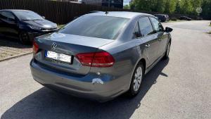 Grey Volkswagen Passat 2012 in Vilnius, with an engine capacity of 2.50 L and mileage of 179 thousand km for 3900 €, photo 6 on AUTOMOTO.COM.LV