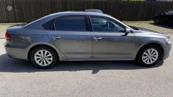 Grey Volkswagen Passat 2012 in Vilnius, with an engine capacity of 2.50 L and mileage of 179 thousand km for 3900 €, photo 6 on AUTOMOTO.COM.LV