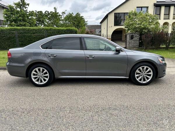 Pelēks Volkswagen Passat 2012 Viļņa, ar dzinēja tilpumu 0.00 L un nobraukumu 294 tūkst. km par 3900 €, foto 4 vietnē AUTOMOTO.COM.LV