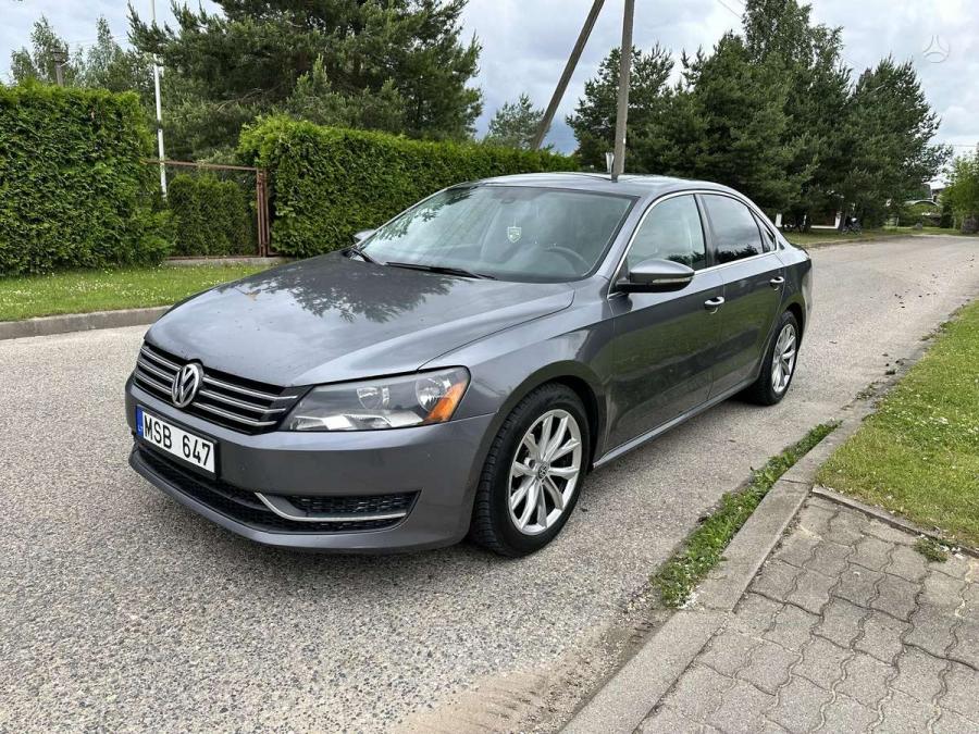 Pelēks Volkswagen Passat 2012 Viļņa, ar dzinēja tilpumu 0.00 L un nobraukumu 294 tūkst. km par 3900 €, foto 1 vietnē AUTOMOTO.COM.LV