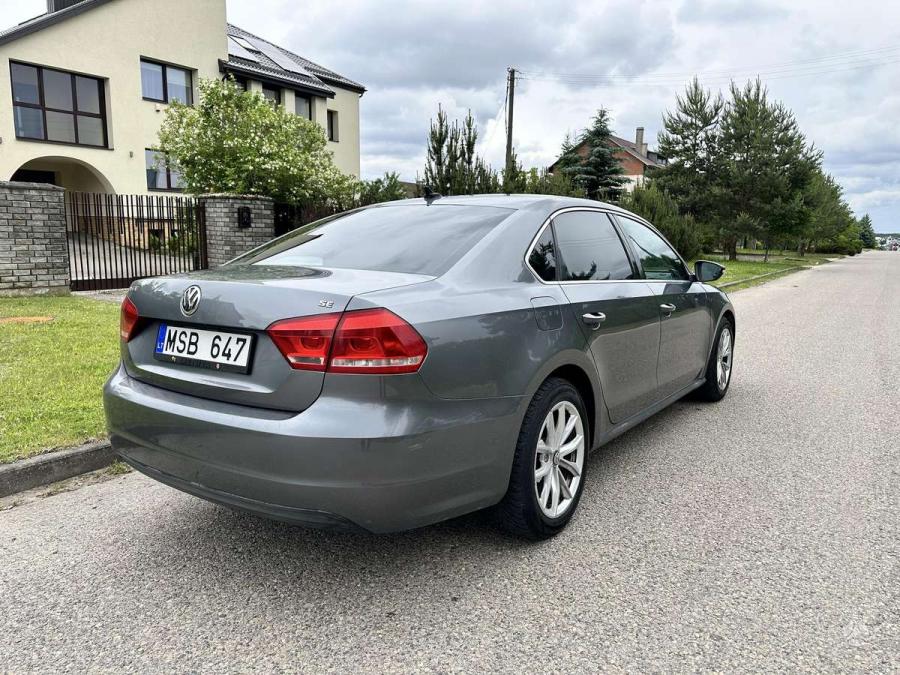 Pelēks Volkswagen Passat 2012 Viļņa, ar dzinēja tilpumu 0.00 L un nobraukumu 294 tūkst. km par 3900 €, foto 6 vietnē AUTOMOTO.COM.LV