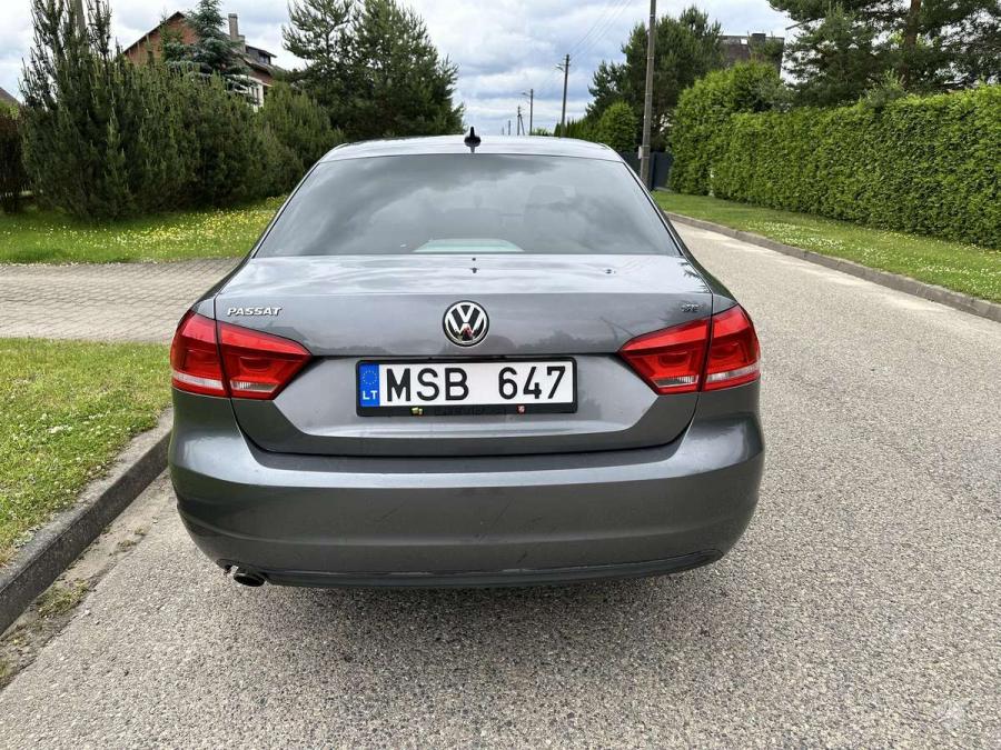 Pelēks Volkswagen Passat 2012 Viļņa, ar dzinēja tilpumu 0.00 L un nobraukumu 294 tūkst. km par 3900 €, foto 7 vietnē AUTOMOTO.COM.LV