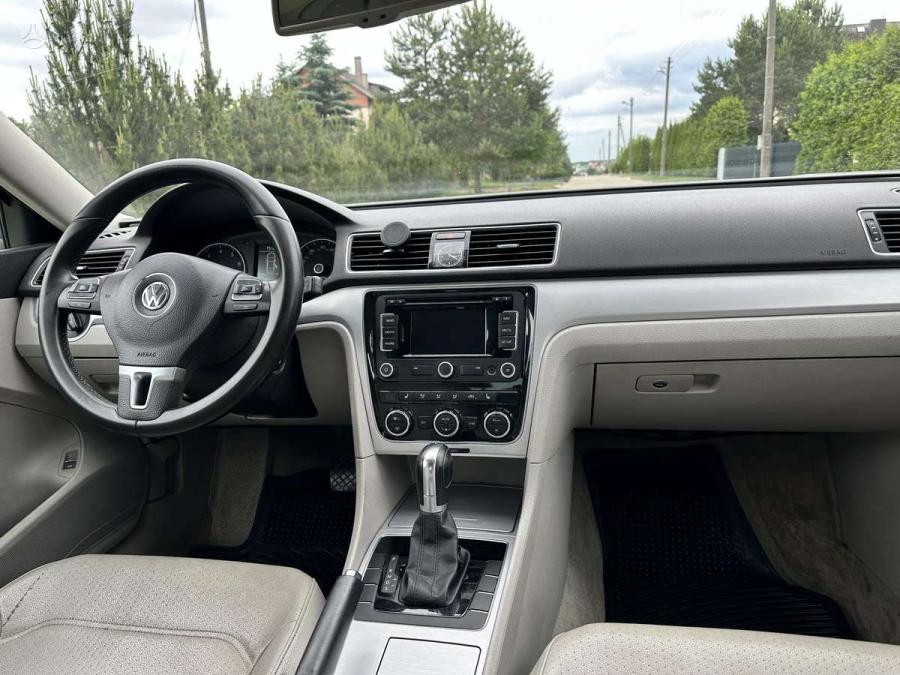 Pelēks Volkswagen Passat 2012 Viļņa, ar dzinēja tilpumu 0.00 L un nobraukumu 294 tūkst. km par 3900 €, foto 13 vietnē AUTOMOTO.COM.LV