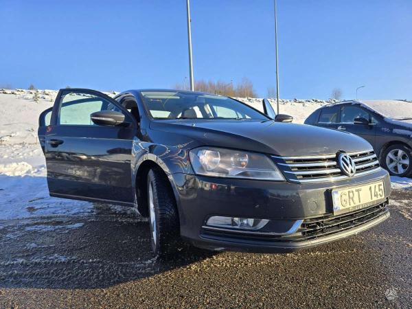 Grey Volkswagen Passat 2013 in Vilnius, with an engine capacity of 1.60 L and mileage of 295 thousand km for 4000 €, photo 2 on AUTOMOTO.COM.LV