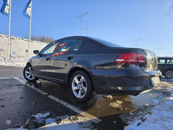 Grey Volkswagen Passat 2013 in Vilnius, with an engine capacity of 1.60 L and mileage of 295 thousand km for 4000 €, photo 8 on AUTOMOTO.COM.LV