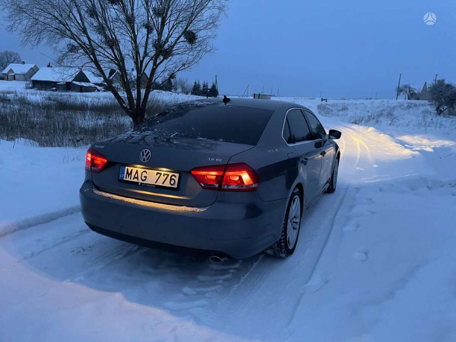 Серый Фольксваген Пассат 2013 в Лаздияй, объемом двигателя 3.60 л и пробегом 182 тыс. км за 7000 €, фото 3 на AUTOMOTO.COM.LV