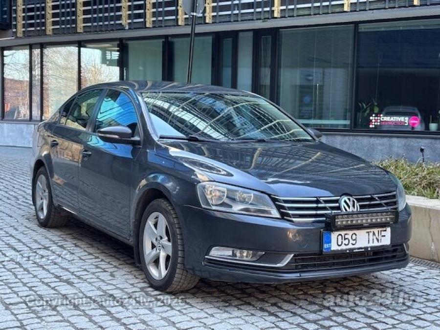 Grey Volkswagen Passat 2013 in Tallinn, with an engine capacity of 1.40 L and mileage of 180 thousand km for 5250 €, photo 3 on AUTOMOTO.COM.LV