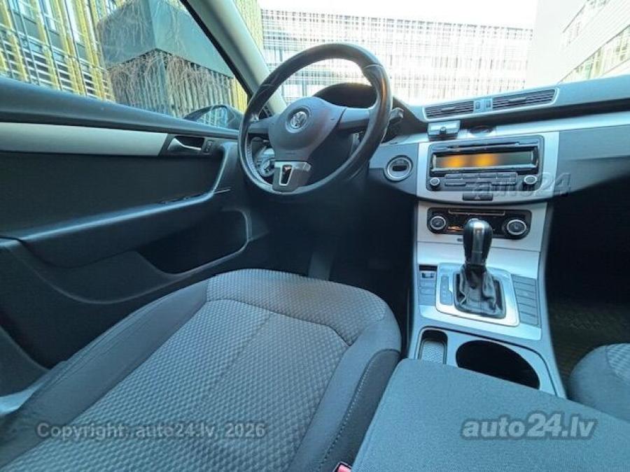 Grey Volkswagen Passat 2013 in Tallinn, with an engine capacity of 1.40 L and mileage of 180 thousand km for 5250 €, photo 11 on AUTOMOTO.COM.LV