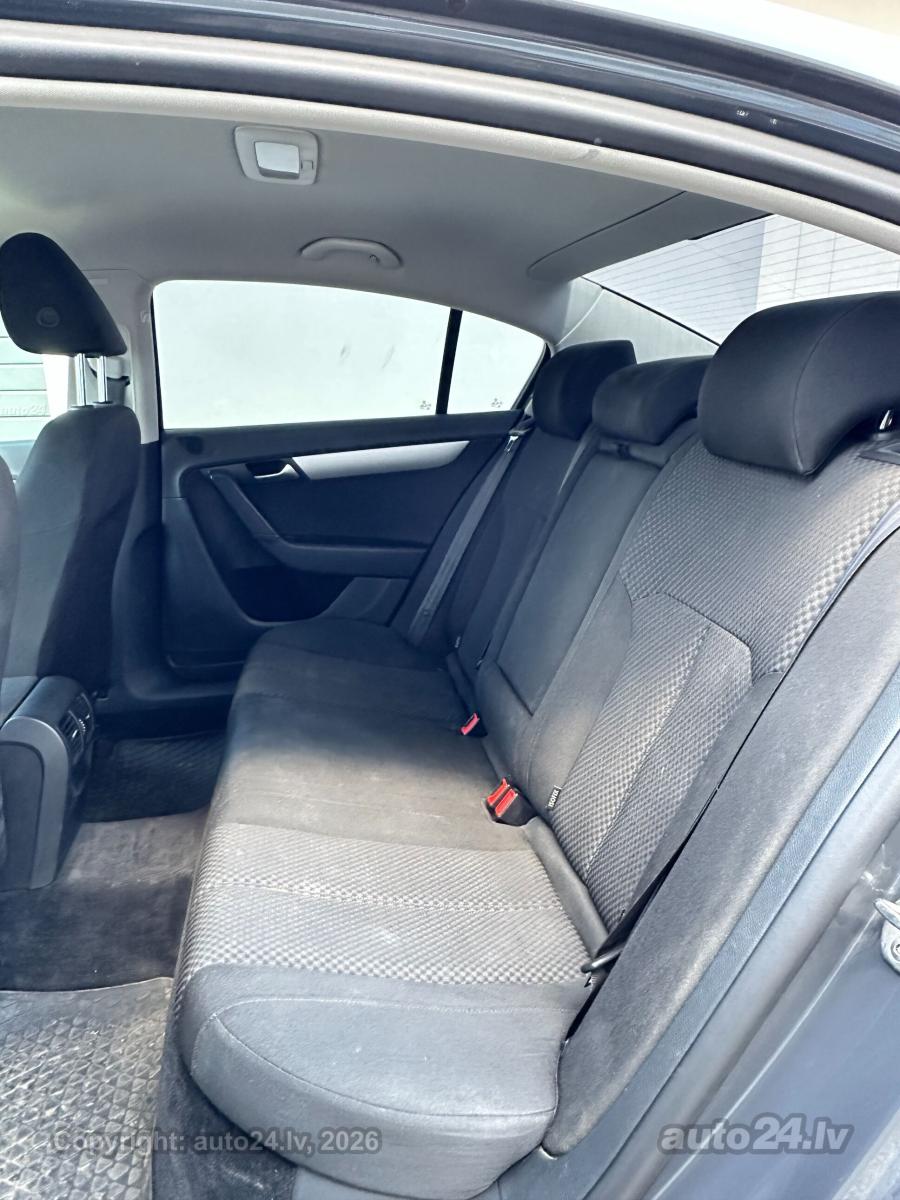Grey Volkswagen Passat 2013 in Voru, with an engine capacity of 1.40 L and mileage of 234 thousand km for 4500 €, photo 12 on AUTOMOTO.COM.LV