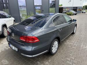 Grey Volkswagen Passat 2013 in Kaunas, with an engine capacity of 1.60 L and mileage of 260 thousand km for 4500 €, photo 4 on AUTOMOTO.COM.LV
