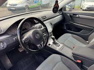 Grey Volkswagen Passat 2013 in Kaunas, with an engine capacity of 1.60 L and mileage of 260 thousand km for 4500 €, photo 6 on AUTOMOTO.COM.LV