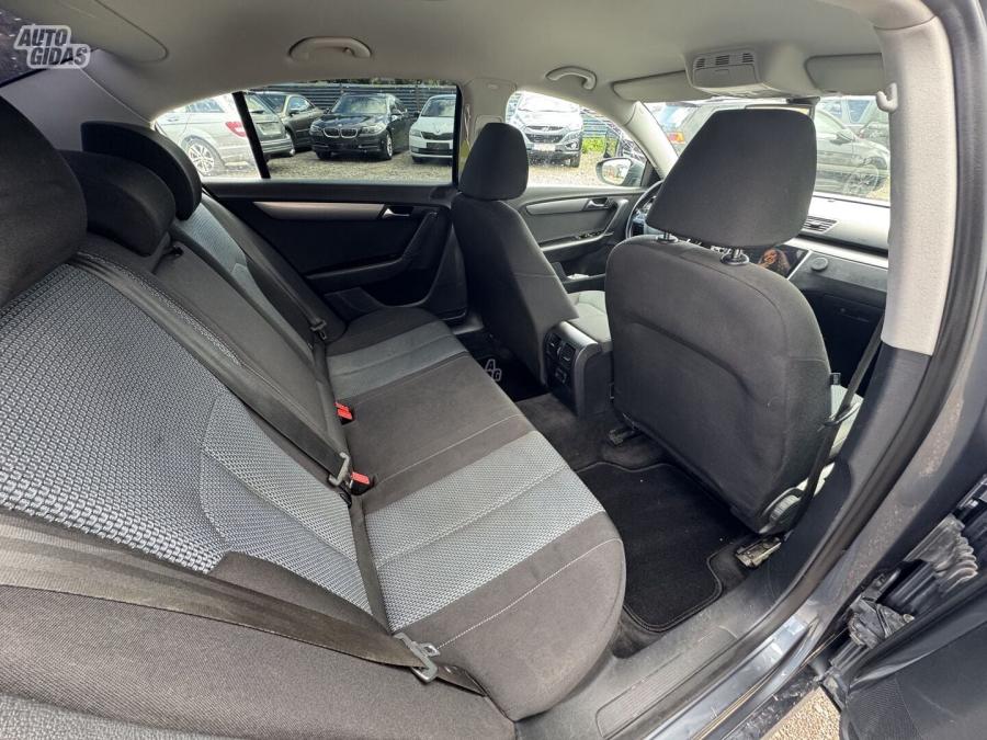 Grey Volkswagen Passat 2013 in Kaunas, with an engine capacity of 1.60 L and mileage of 260 thousand km for 4500 €, photo 8 on AUTOMOTO.COM.LV