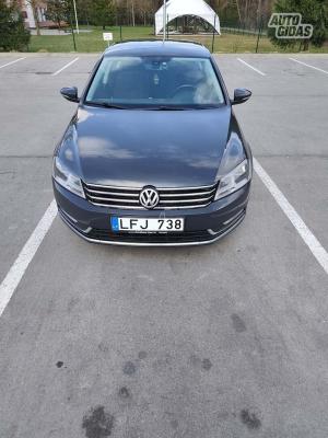 Pelēks Volkswagen Passat 2013 Panevēža, ar dzinēja tilpumu 1.60 L un nobraukumu 364 tūkst. km par 4400 €, foto  vietnē AUTOMOTO.COM.LV