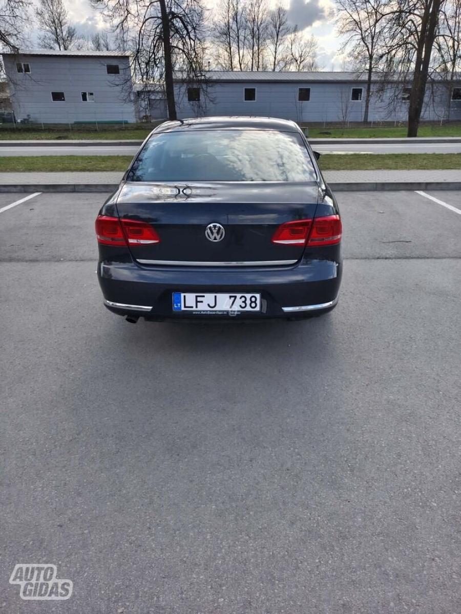 Pelēks Volkswagen Passat 2013 Panevēža, ar dzinēja tilpumu 1.60 L un nobraukumu 364 tūkst. km par 4400 €, foto 10 vietnē AUTOMOTO.COM.LV