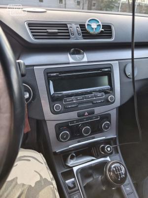 Pelēks Volkswagen Passat 2013 Panevēža, ar dzinēja tilpumu 1.60 L un nobraukumu 364 tūkst. km par 4400 €, foto 11 vietnē AUTOMOTO.COM.LV