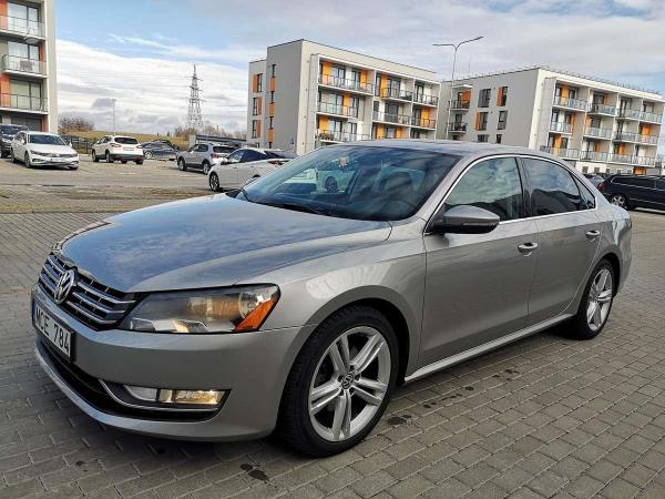 Pelēks Volkswagen Passat 2013 Klaipėda, ar dzinēja tilpumu 3.60 L un nobraukumu 212 tūkst. km par 4900 €, foto 1 vietnē AUTOMOTO.COM.LV