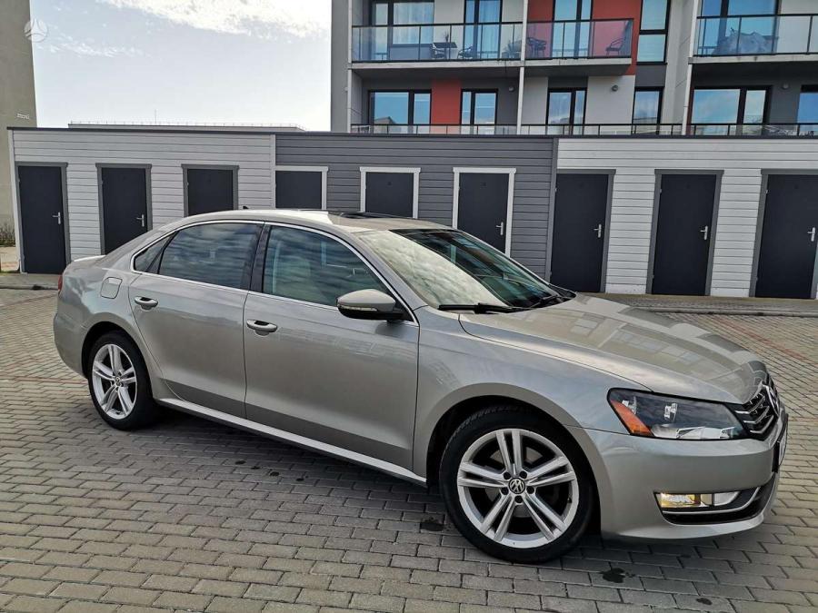 Grey Volkswagen Passat 2013 in Klaipeda, with an engine capacity of 3.60 L and mileage of 212 thousand km for 4900 €, photo 3 on AUTOMOTO.COM.LV