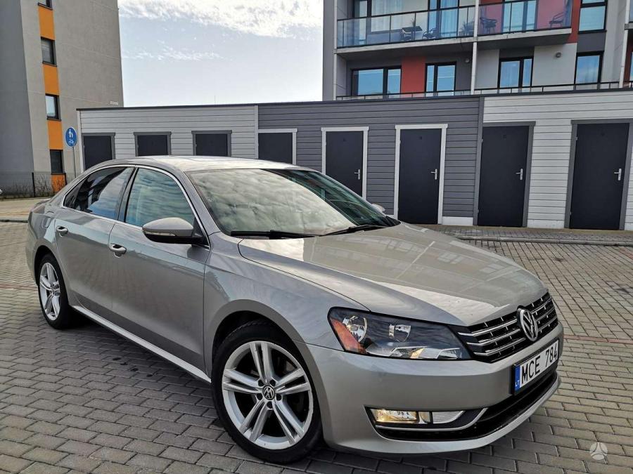 Grey Volkswagen Passat 2013 in Klaipeda, with an engine capacity of 3.60 L and mileage of 212 thousand km for 4900 €, photo 6 on AUTOMOTO.COM.LV