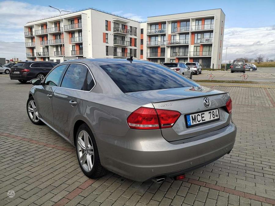 Grey Volkswagen Passat 2013 in Klaipeda, with an engine capacity of 3.60 L and mileage of 212 thousand km for 4900 €, photo 13 on AUTOMOTO.COM.LV