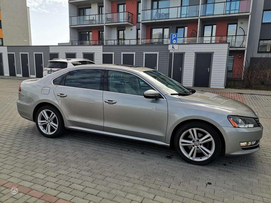 Grey Volkswagen Passat 2013 in Klaipeda, with an engine capacity of 3.60 L and mileage of 212 thousand km for 4900 €, photo 16 on AUTOMOTO.COM.LV