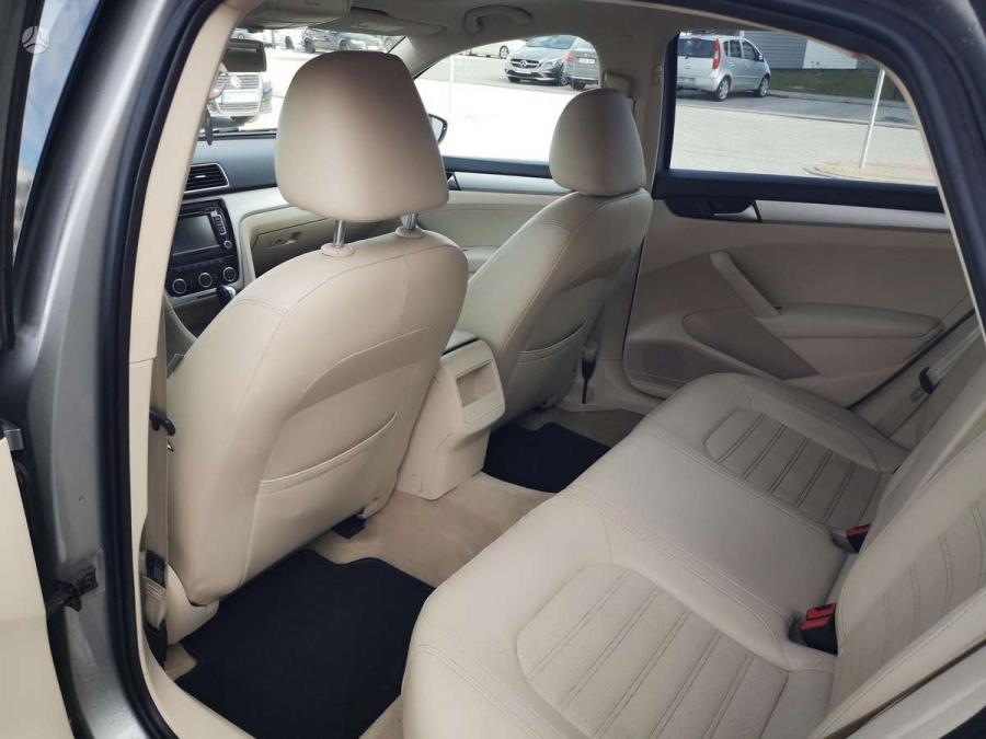 Grey Volkswagen Passat 2013 in Klaipeda, with an engine capacity of 3.60 L and mileage of 212 thousand km for 4900 €, photo 19 on AUTOMOTO.COM.LV