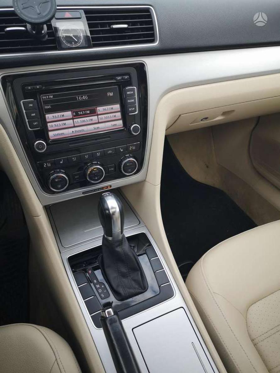 Grey Volkswagen Passat 2013 in Klaipeda, with an engine capacity of 3.60 L and mileage of 212 thousand km for 4900 €, photo 22 on AUTOMOTO.COM.LV